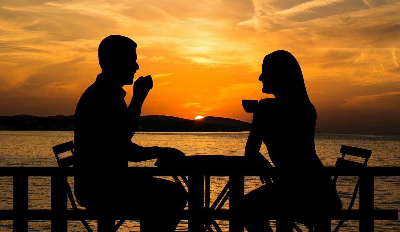 13 Body Language Signs to tell if she is Attracted to You - The ...